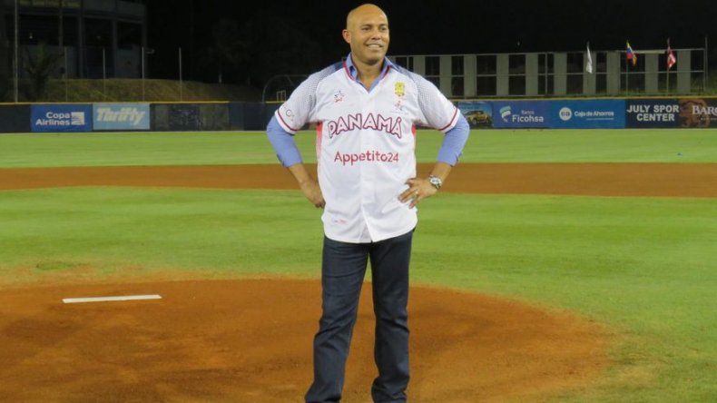 Mariano Rivera hace lanzamiento de honor en Serie del Caribe 2019 en Panamá