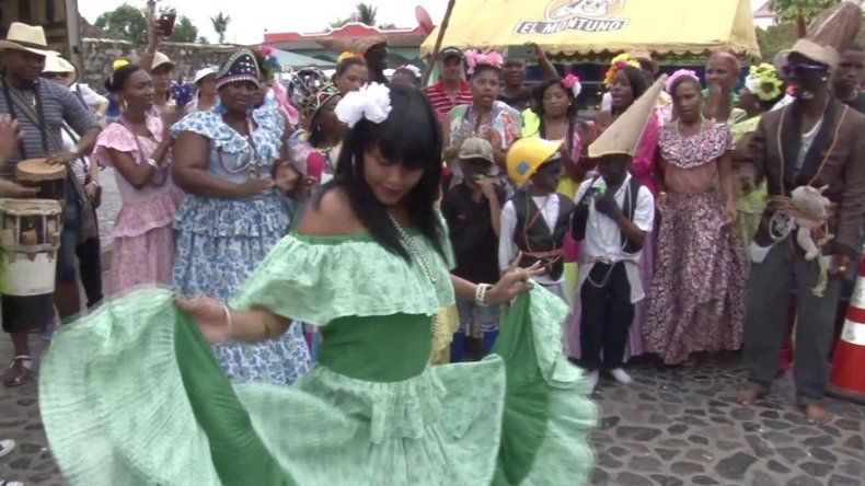 Ritmo y color en Festival de Pollera Congo