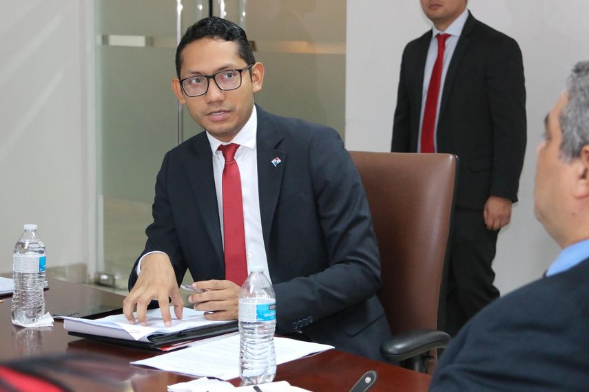 Niegan afectación de derechos a exdirector del IFARHU, Bernardo Meneses