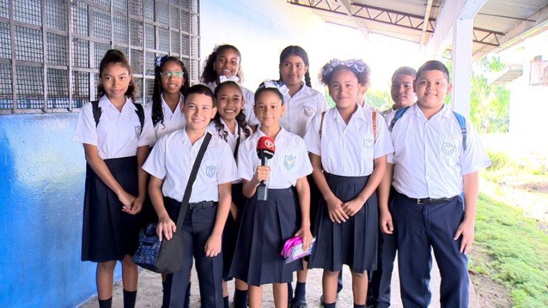 2,710 estudiantes se someten a pruebas en el inicio del concurso por la ...