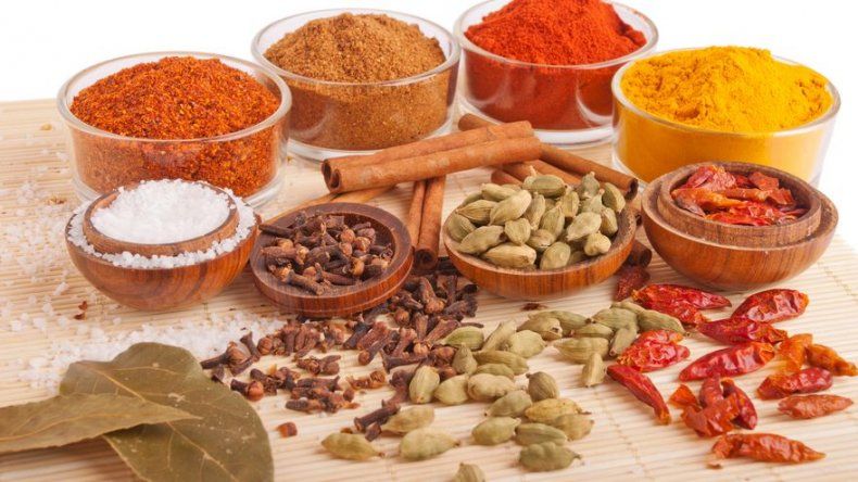 El arte de condimentar: dos recetas ricas con hierbas aromáticas