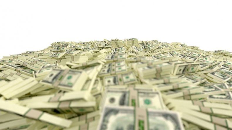 Mujer devuelve un millón de dólares que el banco le ingresó por error ... Mujer devuelve un millón de dólares que el banco le ingresó por error ...