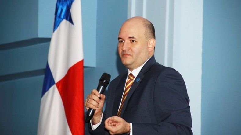 Magistrado del Tribunal Electoral Juncá se dirige a los diputados electos