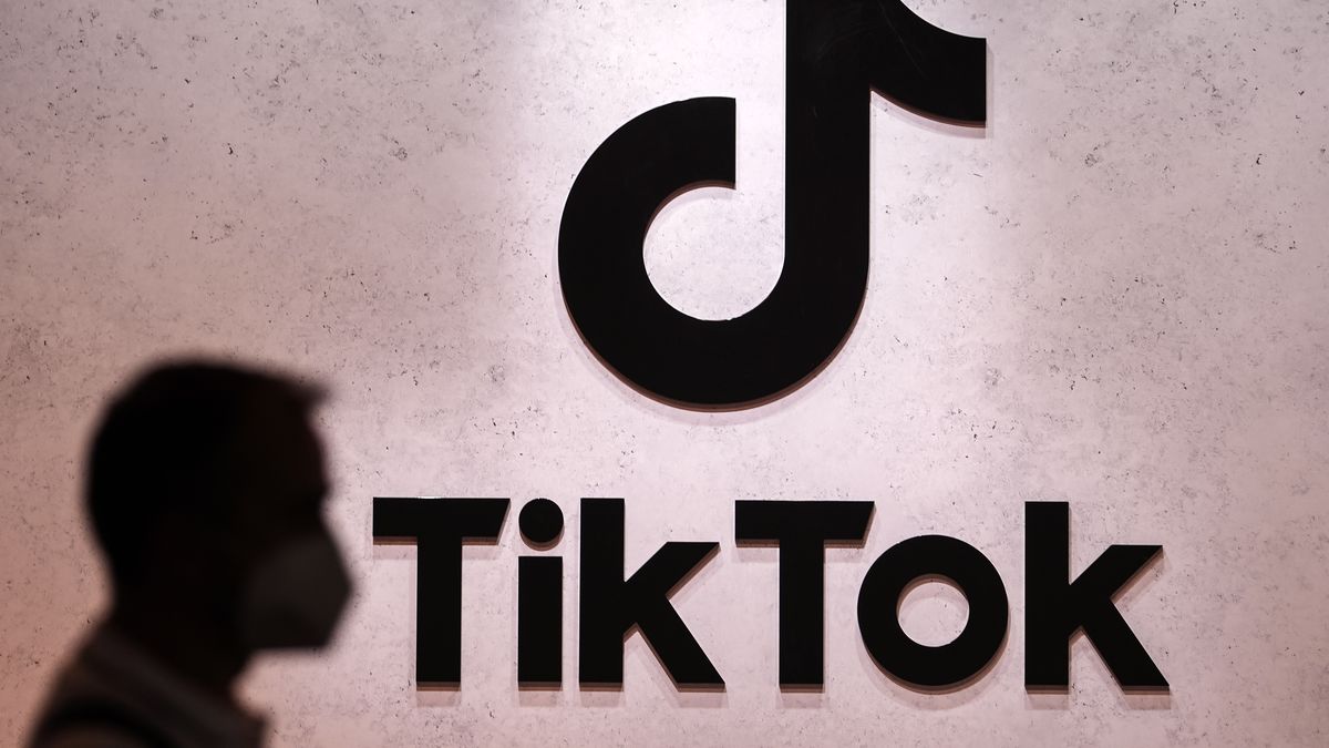 Corte rusa multa a TikTok por no eliminar contenido LGBT