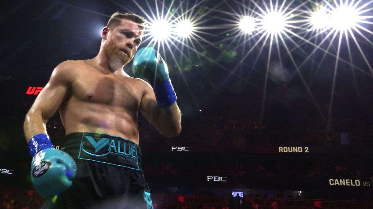 Canelo Álvarez vence a Jaime Munguía por decisión unánime