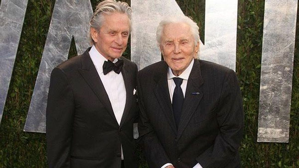 Kirk Douglas no quiere grandes celebraciones por su 103 cumpleaños