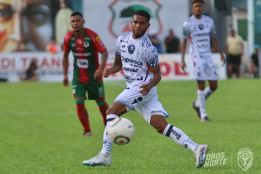 César Yanis debutó con el AD San Carlos de Costa Rica