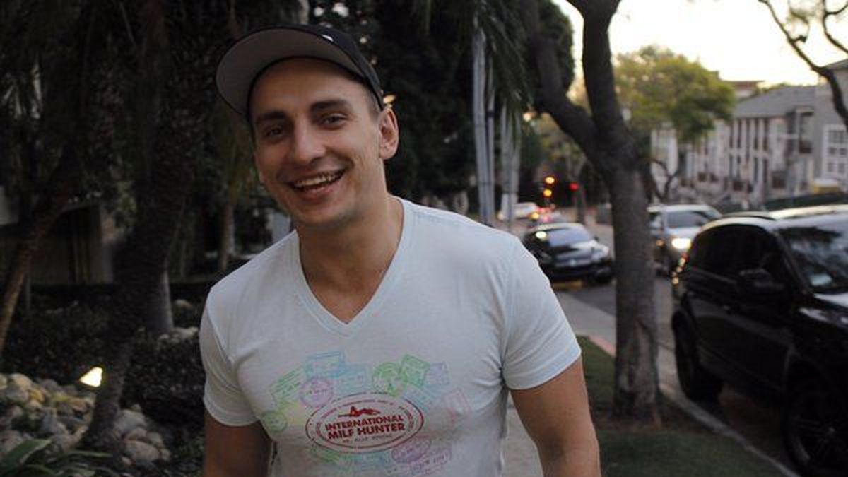 Bromista de YouTube detenido por trepar letrero de Hollywood