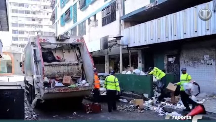 Trabajadores de la AAUD continúan el paro de labores