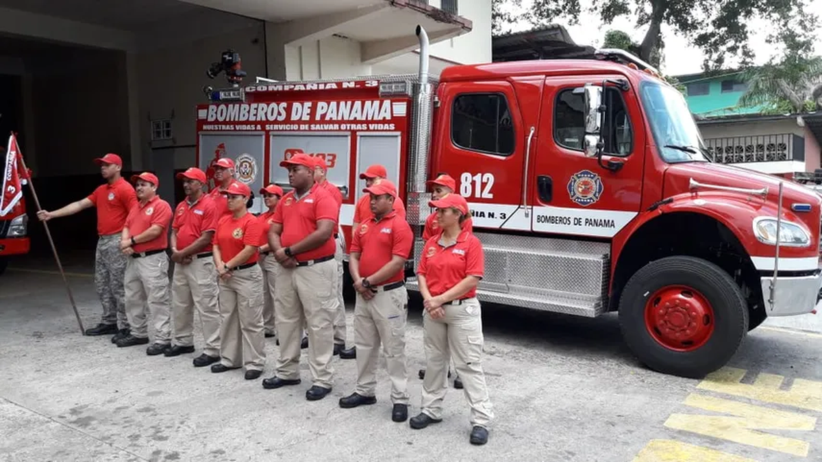 Bomberos conmemoran 111 años de la tragedia de El Polvorín