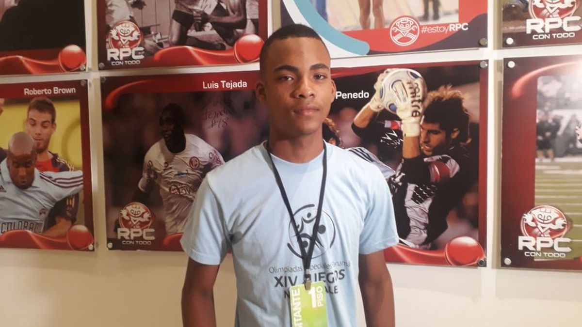 Yoel Castillo de las Aldeas Infantiles de Colón llevará la Bandera en ...