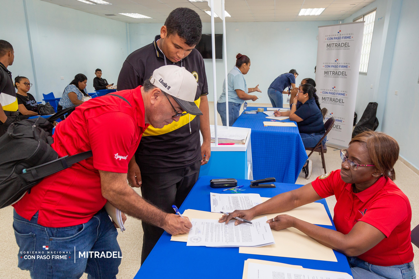 Mitradel crea oportunidades para la primera experiencia laboral de ...