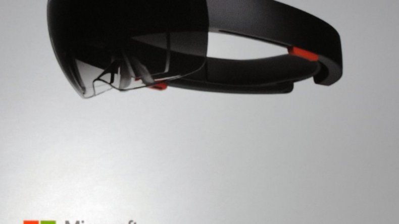 Microsoft mira hacia el futuro con sus nuevos lentes HoloLens