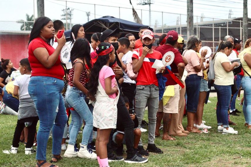 Calle 7 Panamá: Fanáticos se toman la Arena Roberto Durán