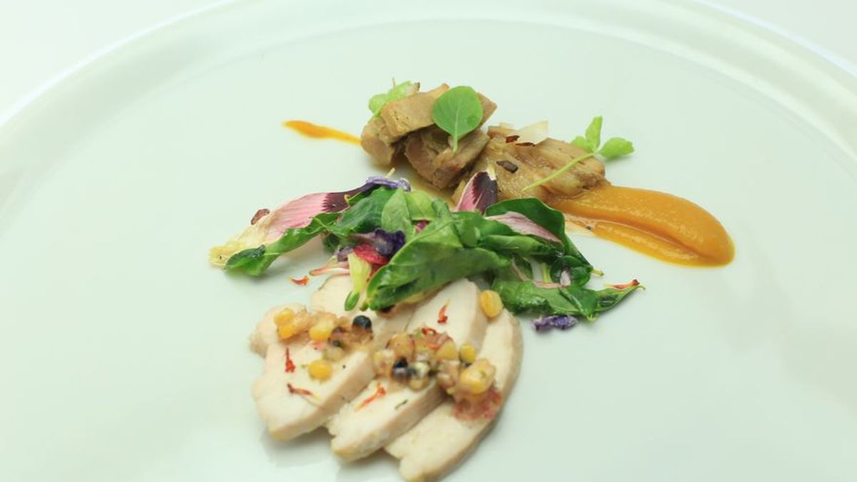 Pollo, puerco y trio de marisco - Grupo Naranja