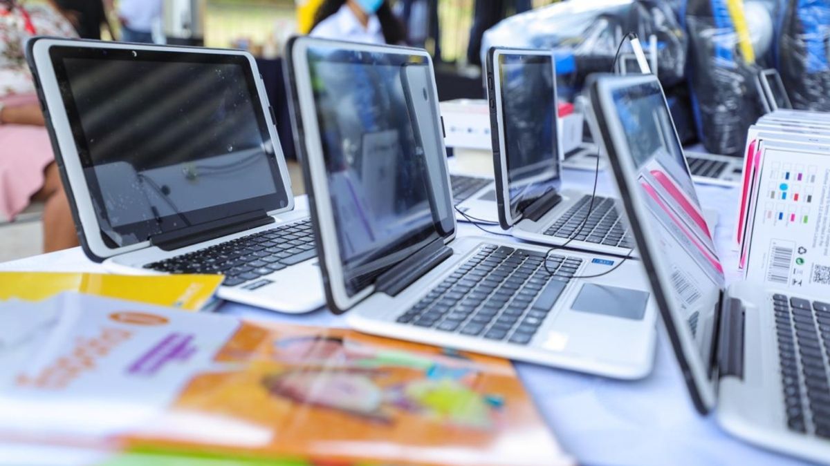 ¡Excelente noticia! Laptops del MEDUCA tendrán Windows y Office 365