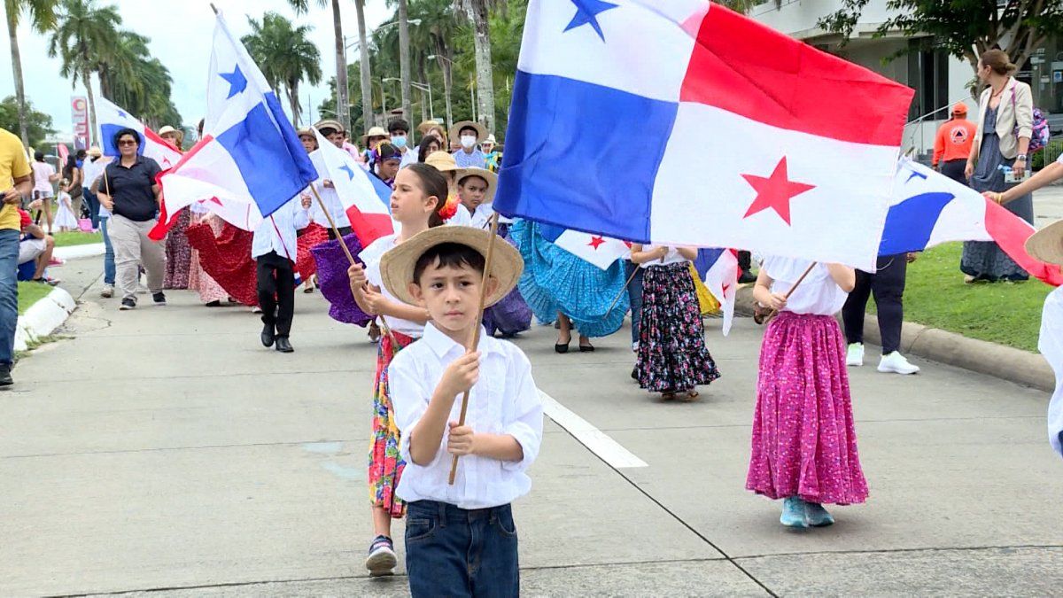 Realizan desfile del 28 de noviembre en Panamá Pacífico