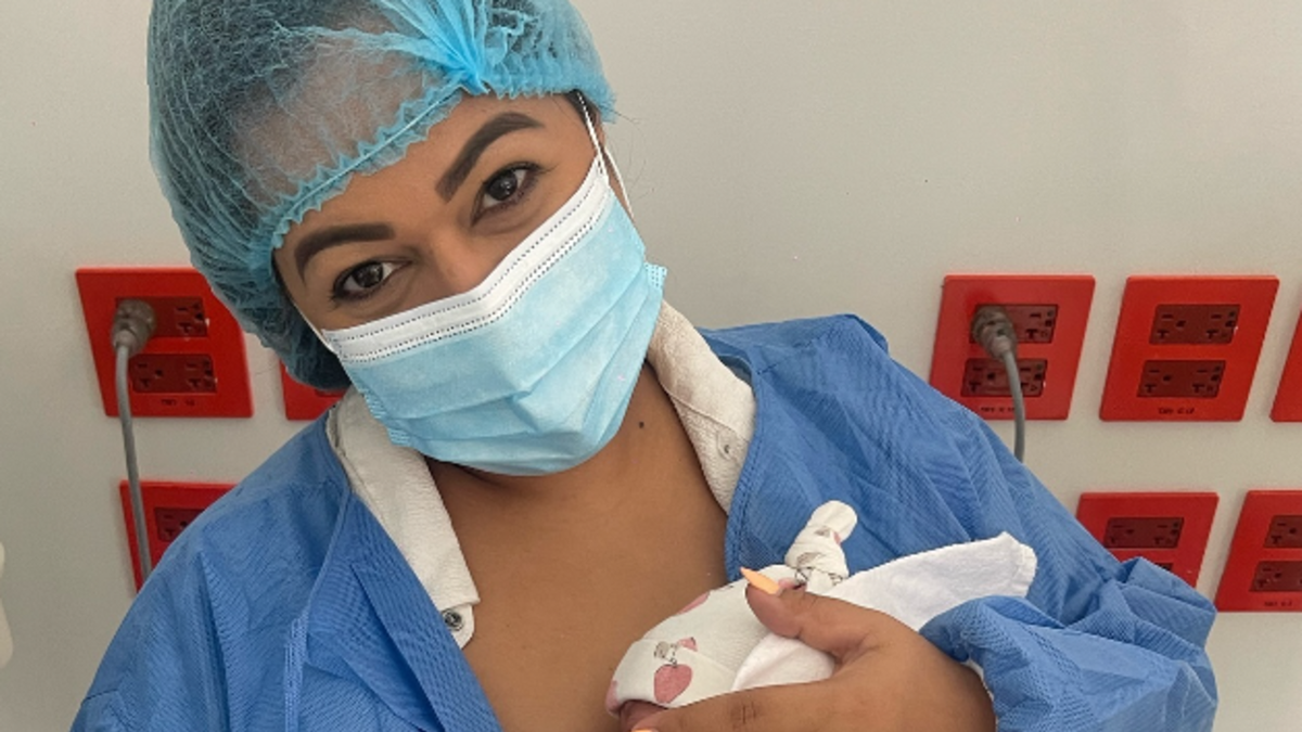 Kathy Phillips anuncia el nacimiento de su hija y cuenta los difíciles días que pasaron