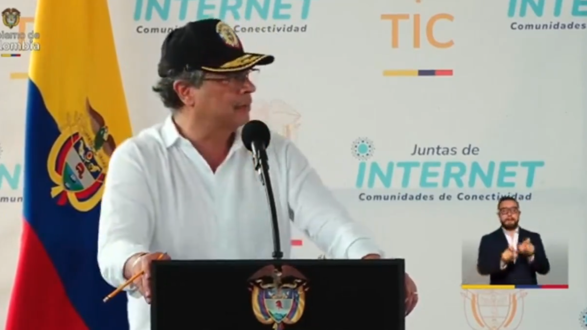 Presidente de Colombia, Gustavo Petro, propone tren transoceánico en Darién