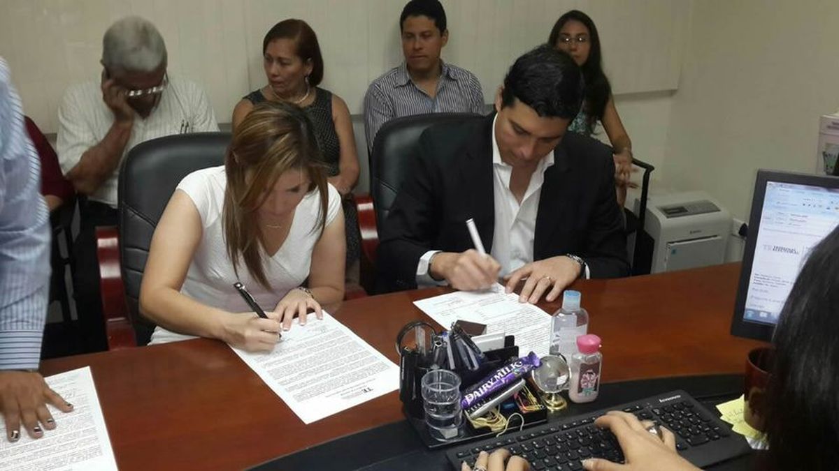 Viveika Escobar, presentadora de TReporta, es una mujer casada