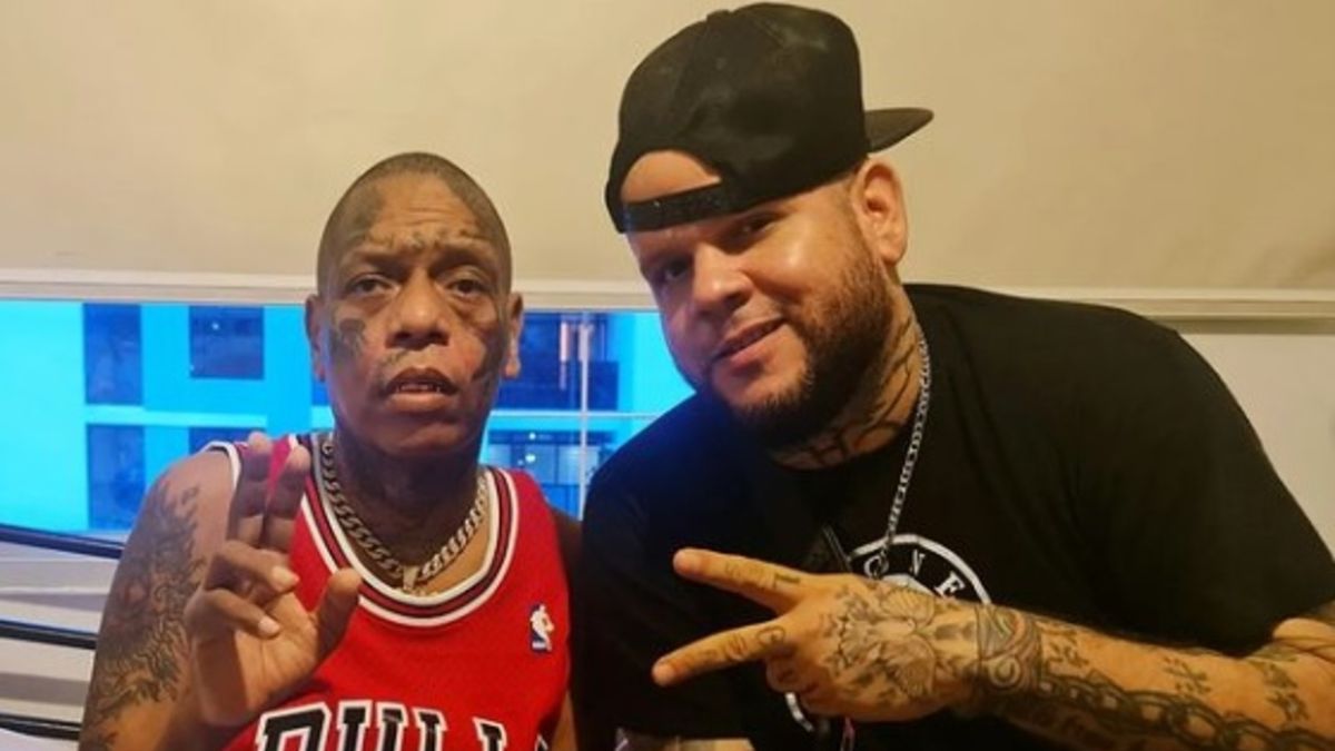 Calero visita a Japanese y revela tema nuevo titulado Rosa