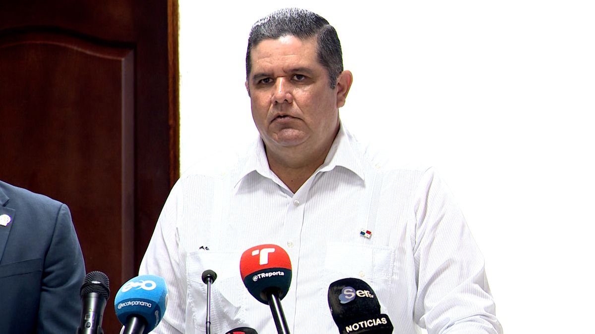 Ministro Pino señala que tener tatuaje no ha sido impedimento para ...