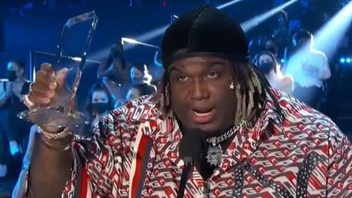 Sech gana categoría Artista del Año Debut en los Latin Billboard