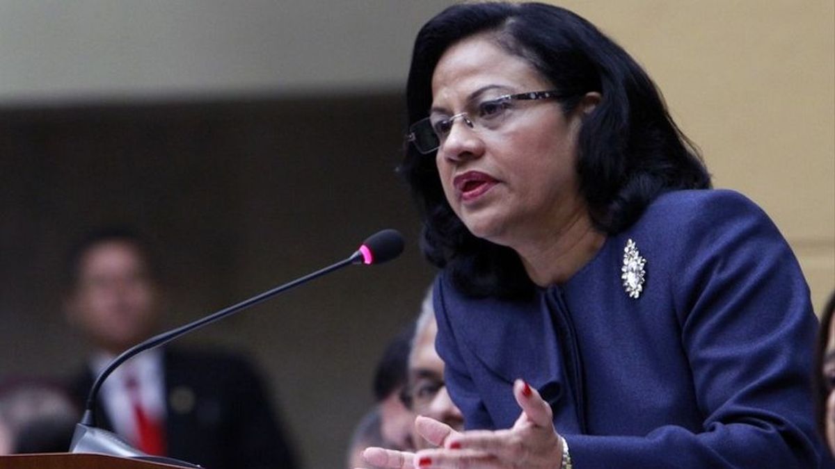 Magaly Castillo, a favor de remoción del cargo de la Contralora