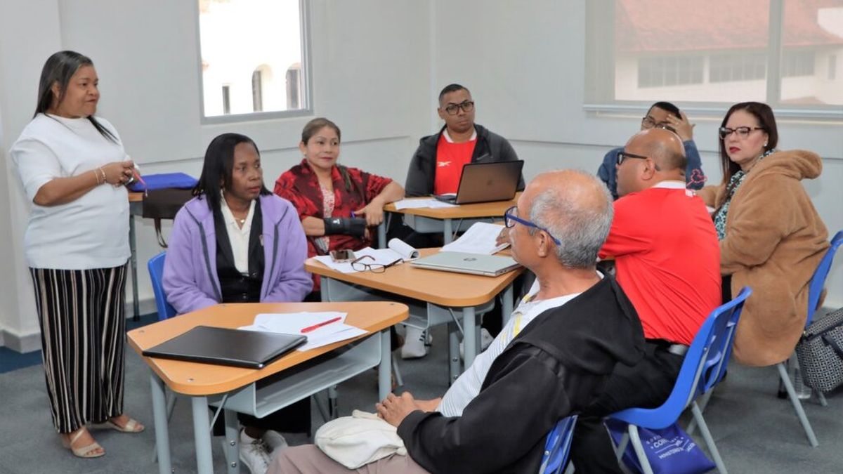 MEDUCA finaliza la capacitación de formadores de docentes para el ...