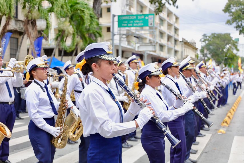 12 bandas de música escolares participan en El despegue de las fiestas ...