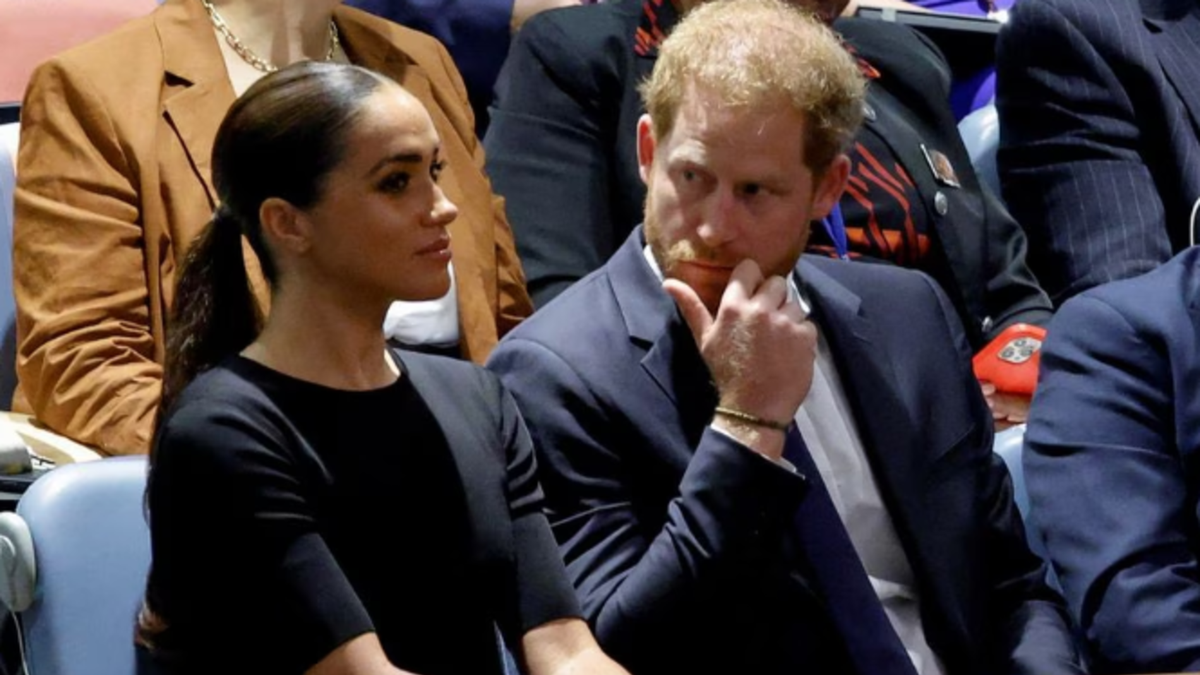 Príncipe Harry y Meghan Markle quedan envueltos en persecución de coche