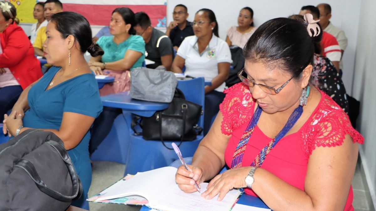 MEDUCA capacita a docentes de la comarca Emberá Wounaan