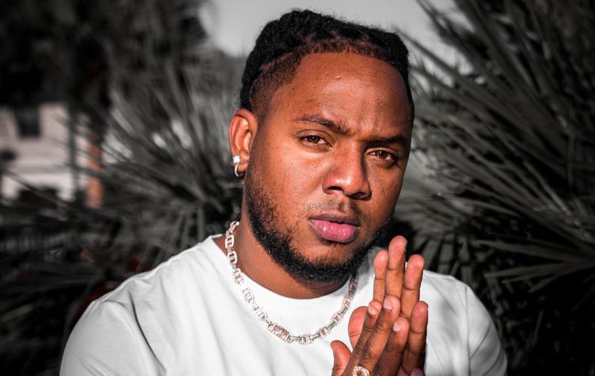 Akim critica a la gente que exige música comercial y no apoya