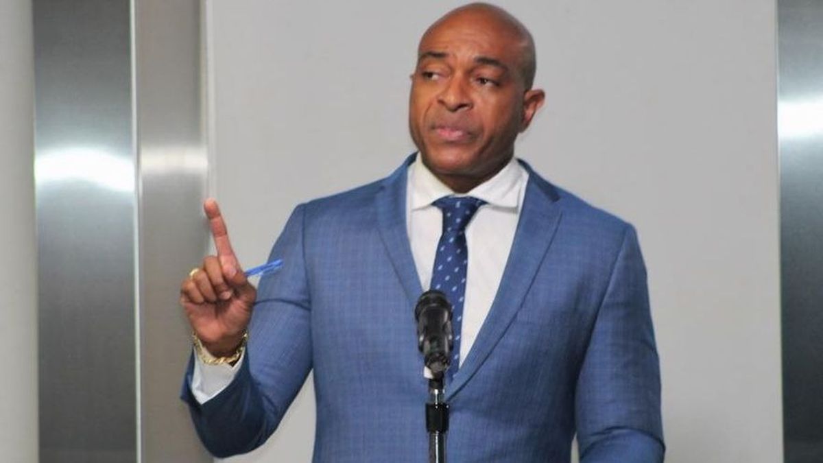 Corte no admite querella de diputado Salazar contra Harding, ordena archivo del expediente