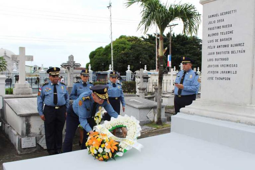 Día libre, 2 de noviembre: ¿Quiénes trabajarán hasta el medio día?