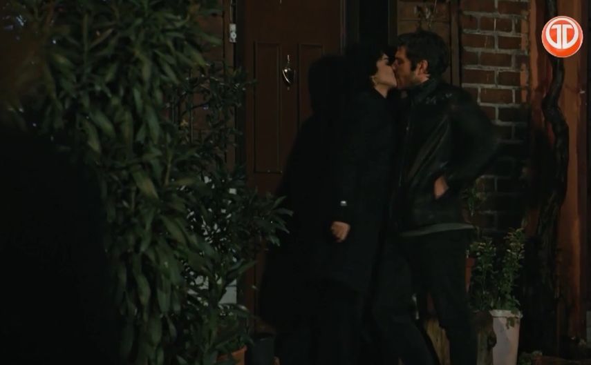 LLAMAS DEL DESTINO | Zeynep besa a Omer y Ruya los ve