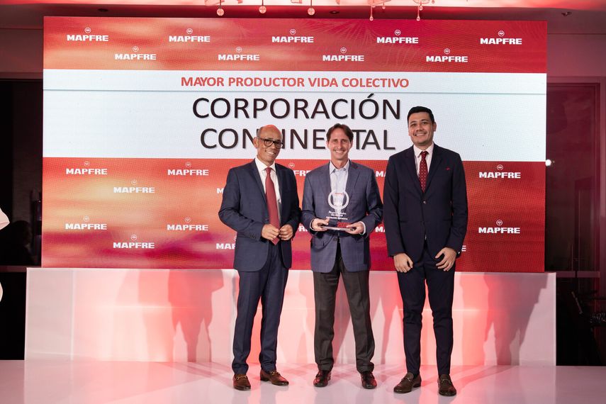 MAPFRE PANAMÁ premia a sus mayores productores de seguros del año 2021