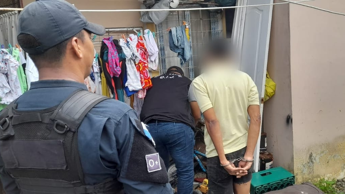 Allanamiento en Las Garzas, decomisan armas y drogas