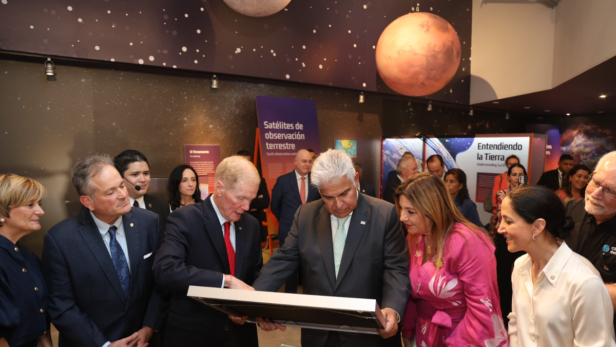 Biomuseo inaugura exhibición gratuita Ojos en el espacio en ...