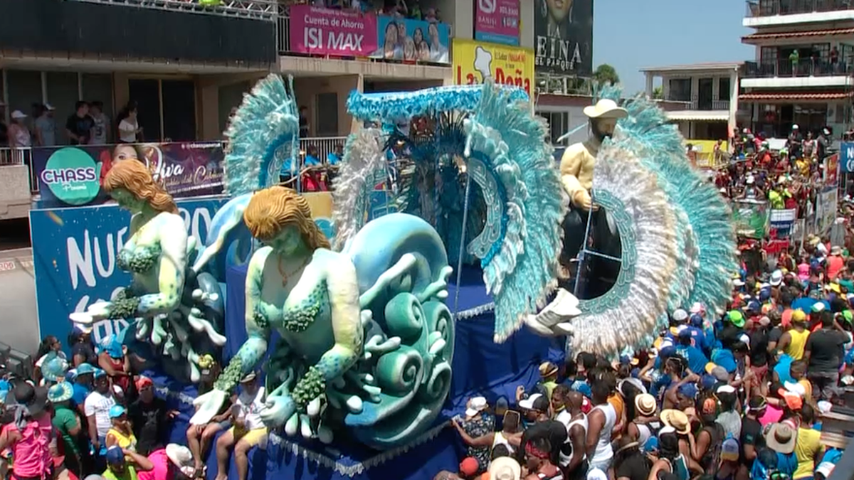 Punta Fogón hace desfile inspirado en la leyenda de ¨Las dos Comadres¨