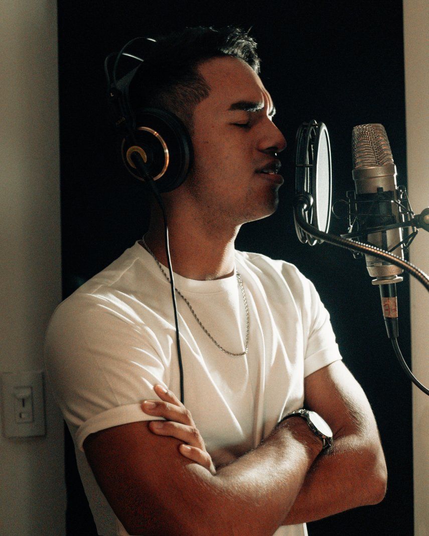 Cantautor panameño Edward José, graba para Spotify Singles