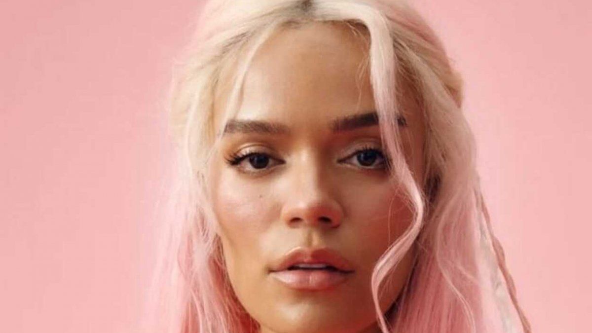 Karol G es la cara de la portada de Rolling Stone