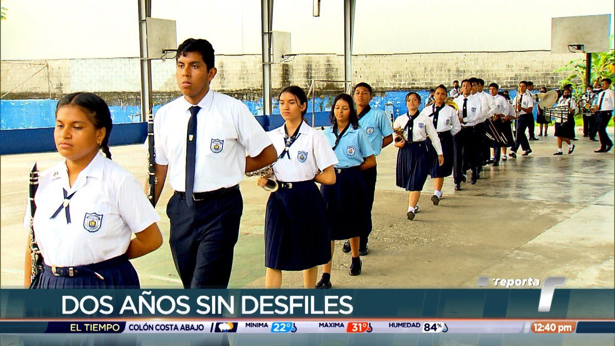 Estudiantes del Instituto Rubiano se preparan para los desfiles patrios