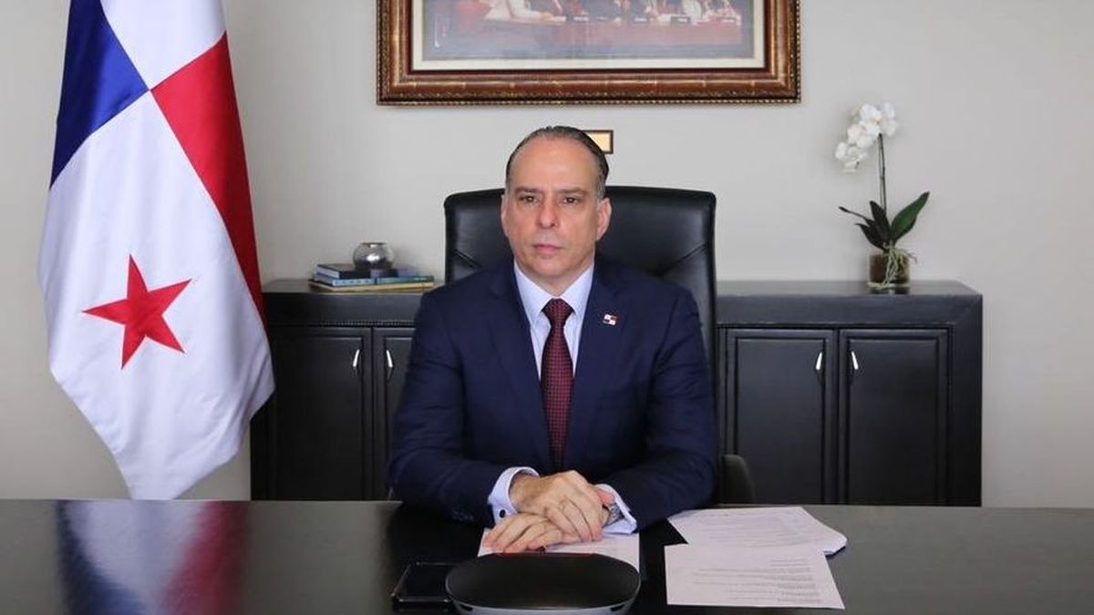 Alejandro Ferrer renuncia al cargo de canciller de Panamá