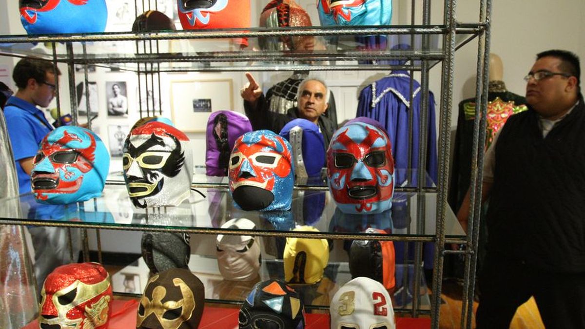 Una exposición reivindica el impacto cultural de la lucha libre en México