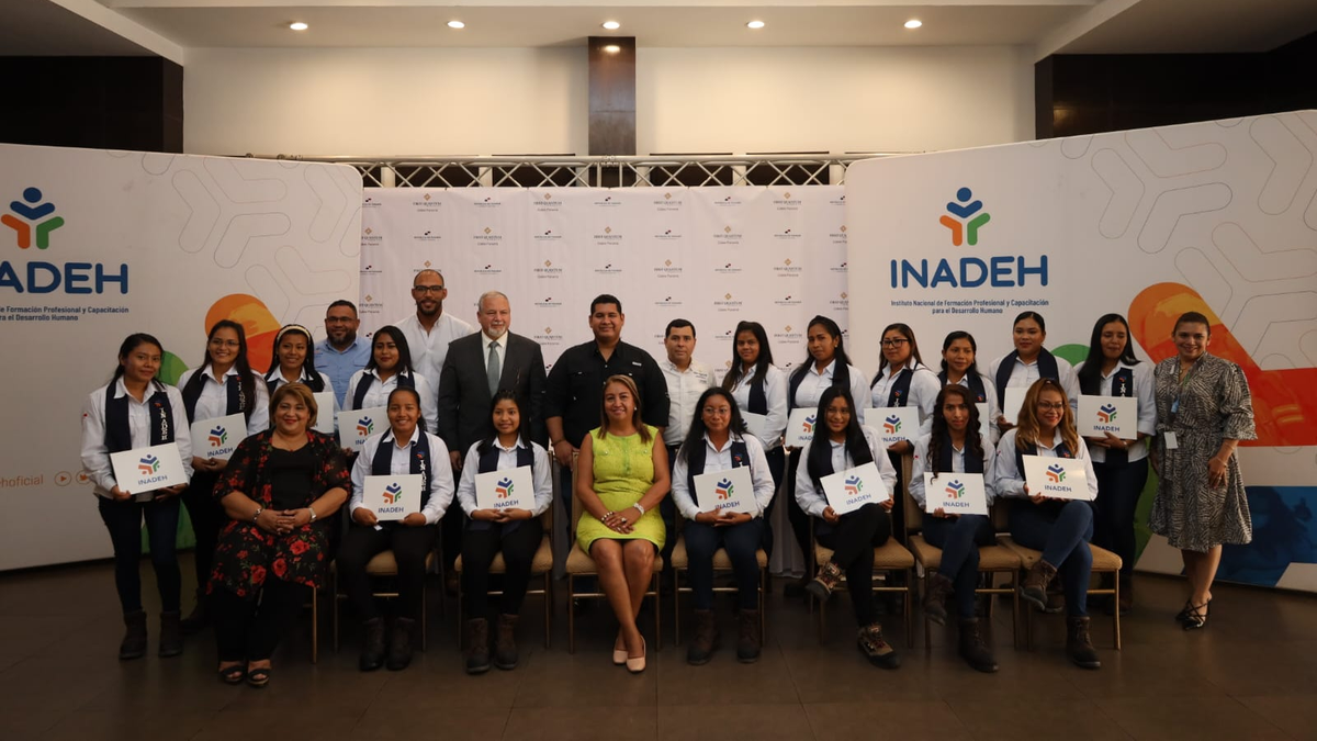 INADEH gradúa a 17 mujeres tras capacitación en cobre Panamá