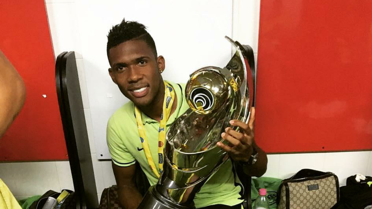 Roderick Miller celebra otro título con el Nacional