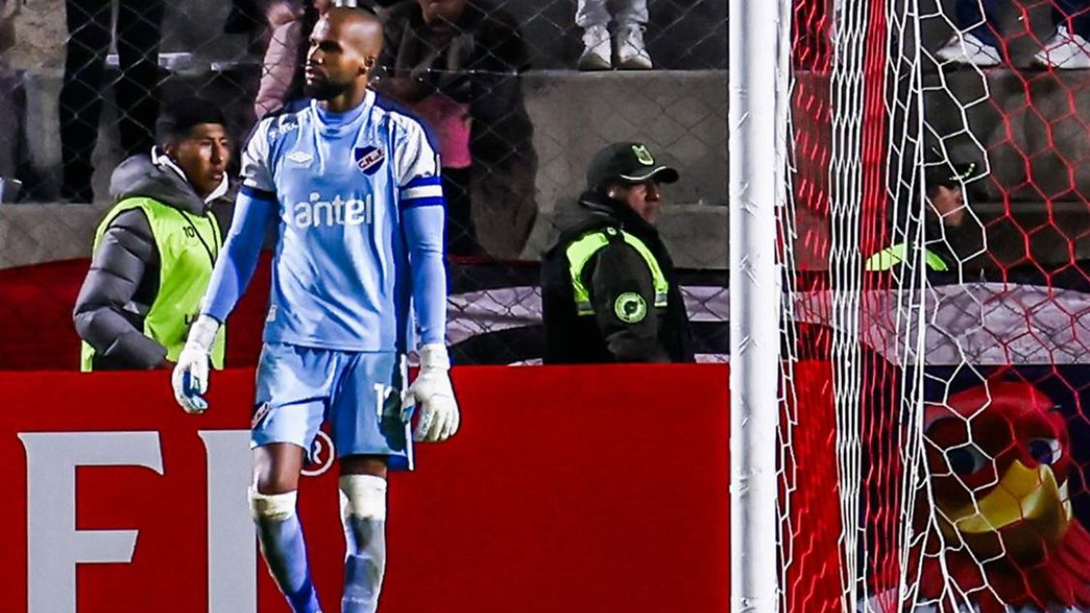 Luis Mejía y el Nacional igualaron con Peñarol en el Clásico de Uruguay