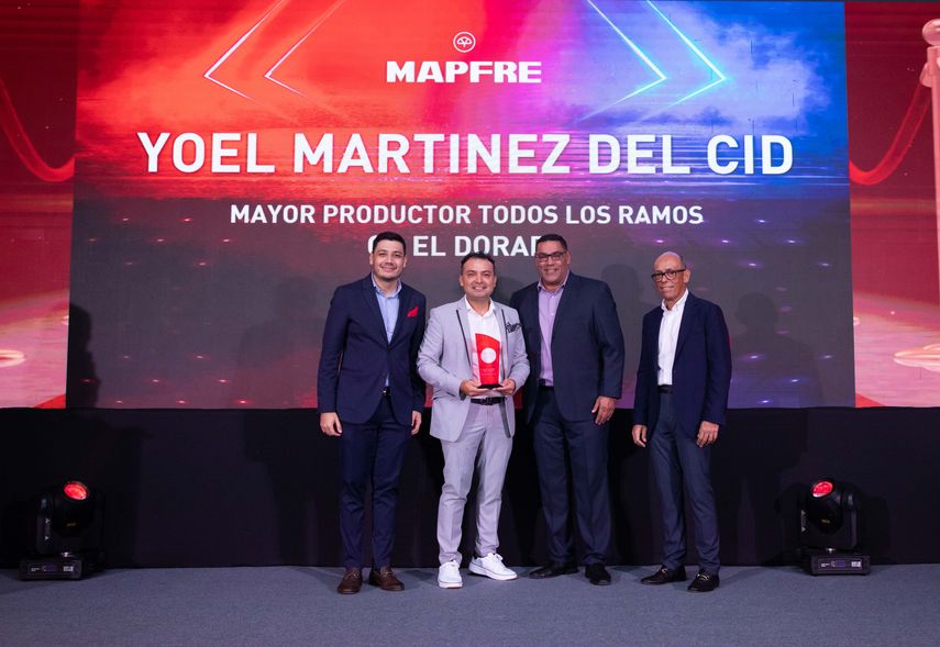 MAPFRE Panamá premia a sus mayores productores de seguros del año 2022