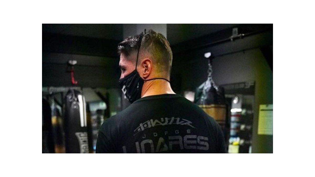 Fernando Torres le da duro al gimnasio para triunfar como boxeador